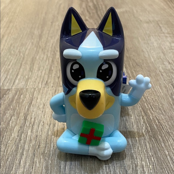 Bluey | Toys | Bluey Candy Dispenser Eyes Move | Poshmark